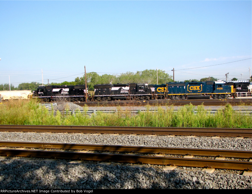 NS 5277, 3013; CSX 4408